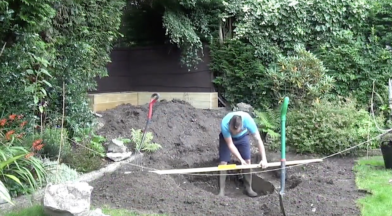 How to Create a Pond or Water Feature in Your Garden: Ultimate Beginner ...